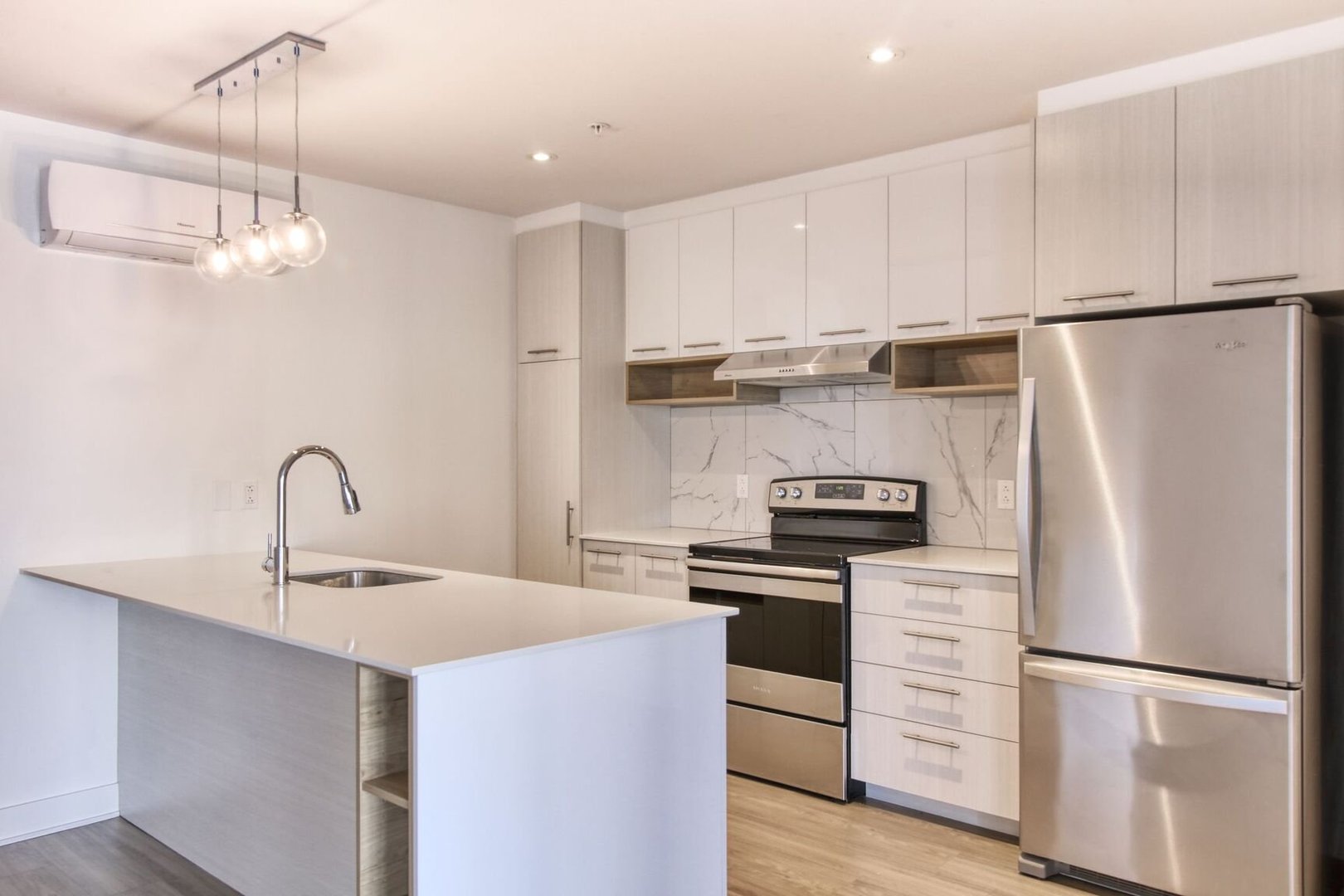 Louer.ca :) 9675 Av. Papineau, Montréal QC à Louer