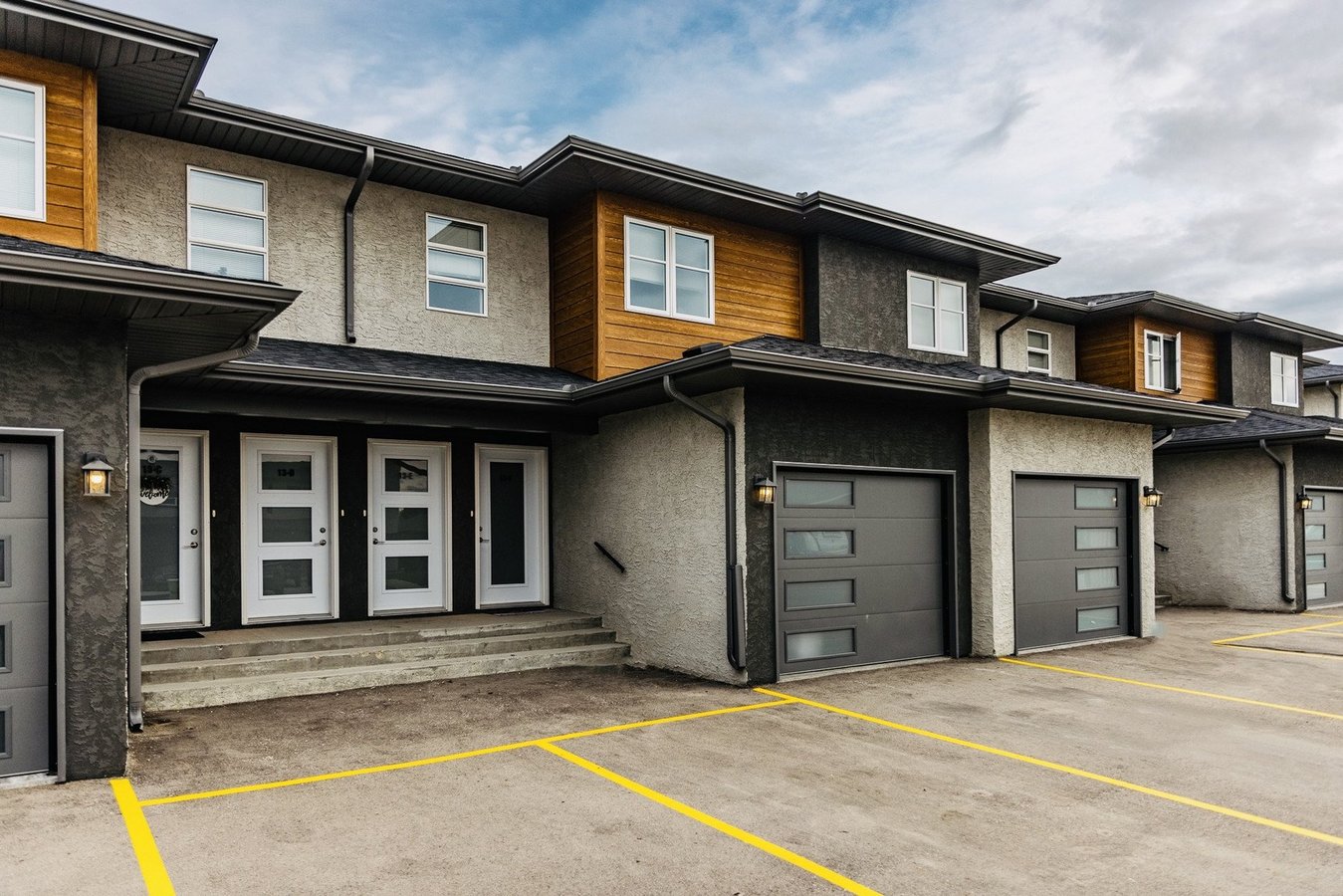 51 & 61 Edgemont Place - 51 Edgemont Place, Blumenort, MB