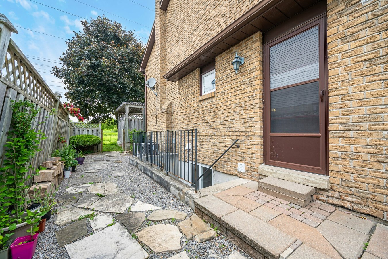 Rentals.ca Pickering Apartments, Condos and Houses For Rent