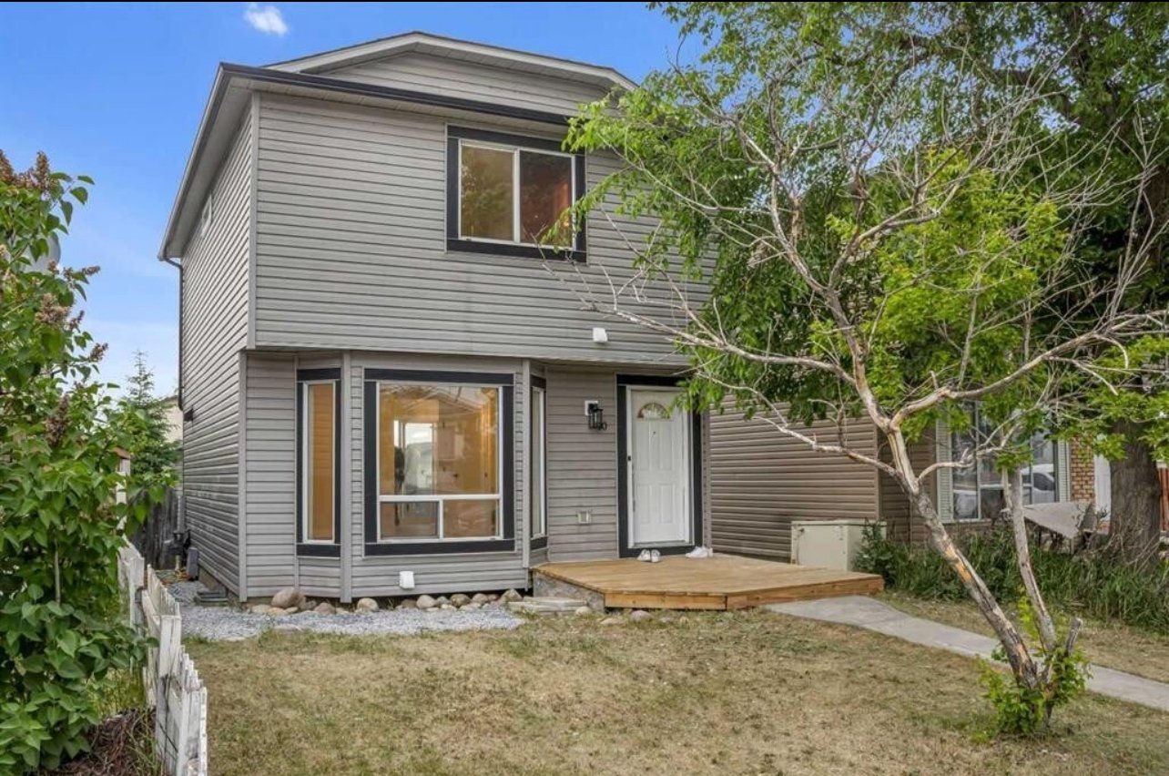 10 Martindale Mews Northeast, Calgary, AB - House for rent