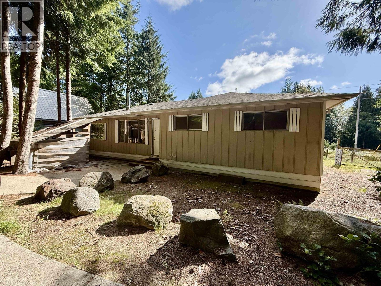 1290 STEWART ROAD - 1290 STEWART Road, Gibsons, BC