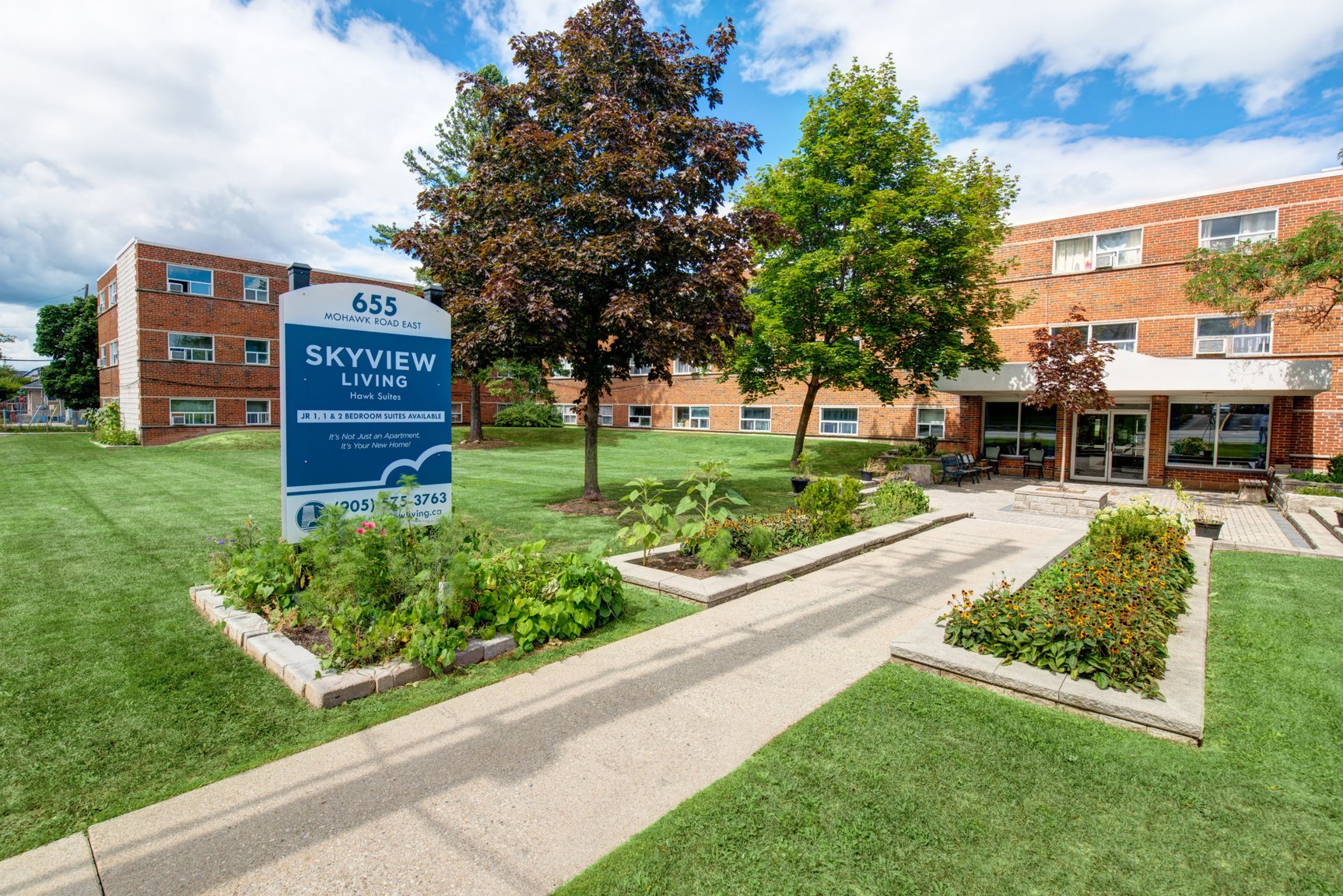 Hawk Suites - 655 Mohawk Road East, Hamilton, ON