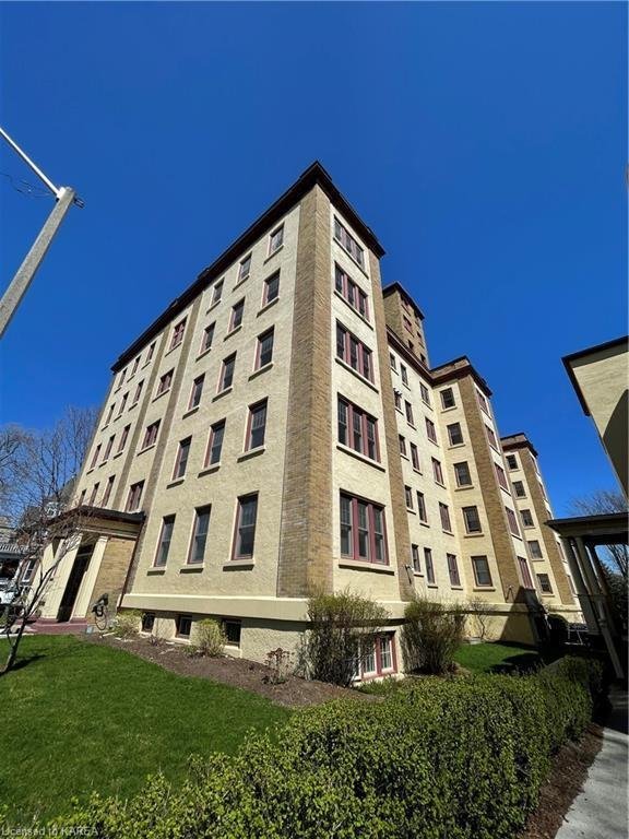 67 Sydenham Street, Kingston, ON - Apartment for rent