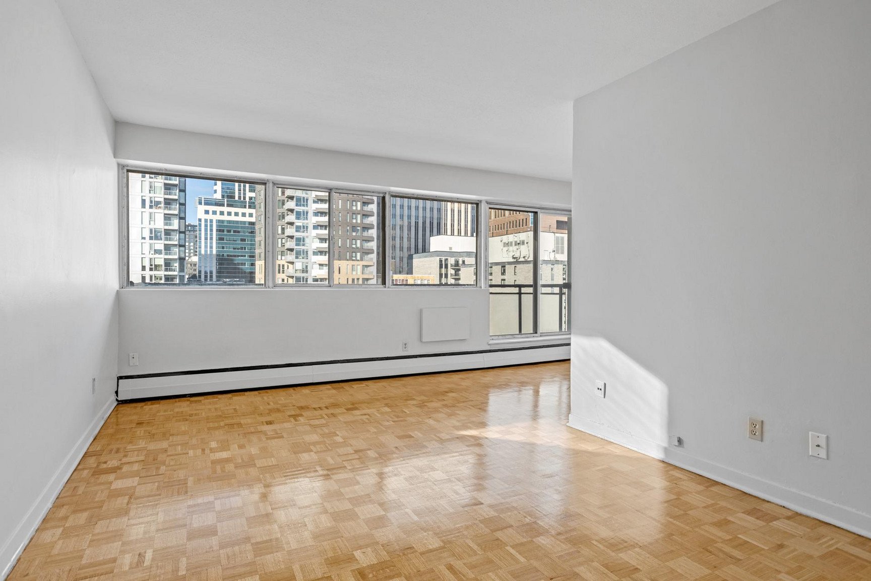 Regency Towers - 261 Cooper Street, Ottawa, ON