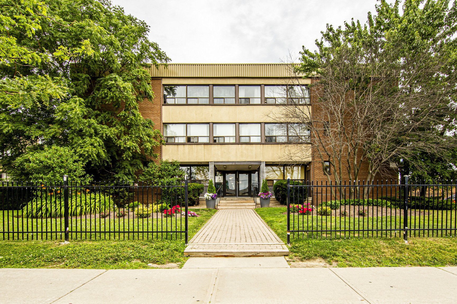 1525 Birchmount Road - 1525 Birchmount Road, Scarborough, ON