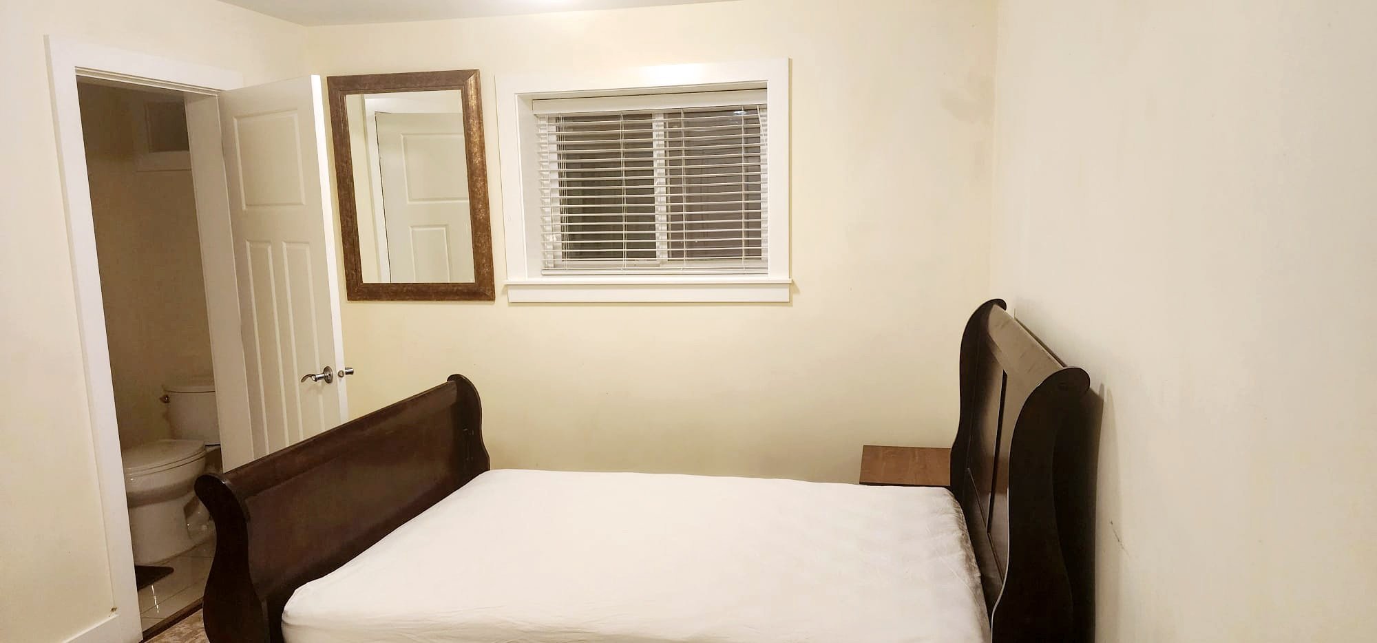 60 Avenue, Surrey, BC - Room for rent