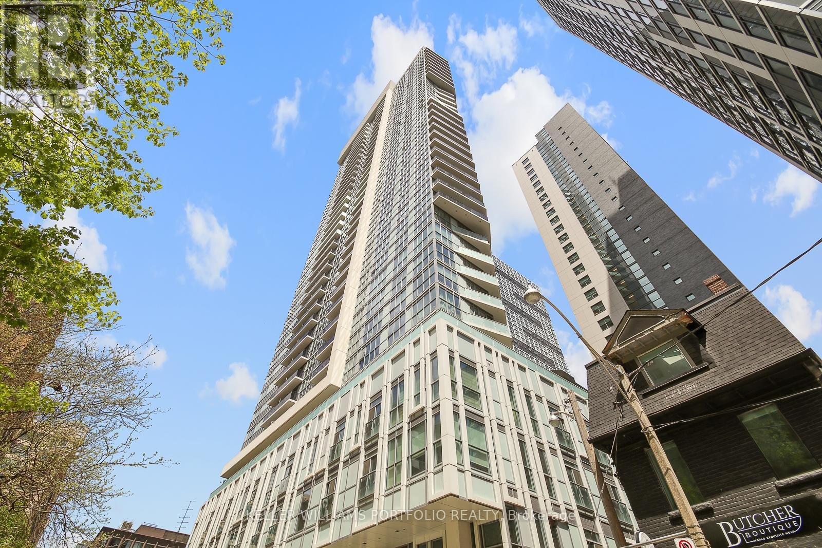 902 - 77 MUTUAL STREET - 77 Mutual Street, Toronto, ON