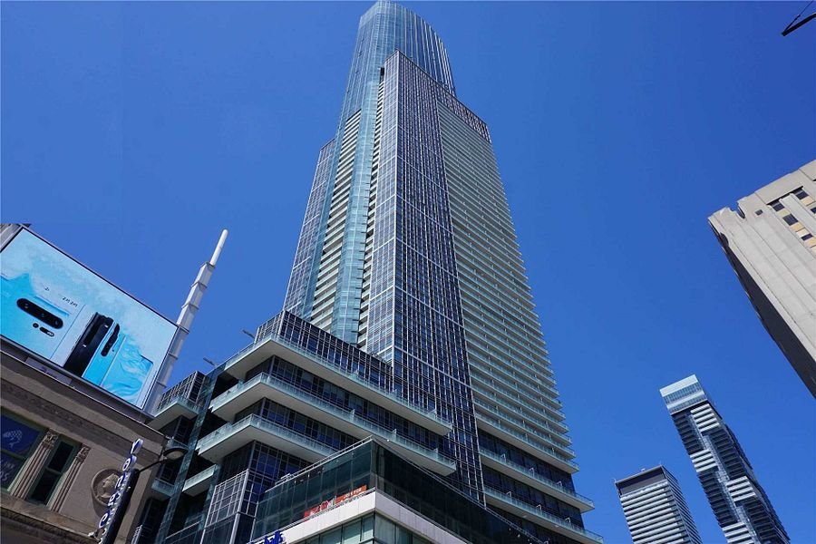 386 Yonge Street, Toronto, ON - Condo for rent