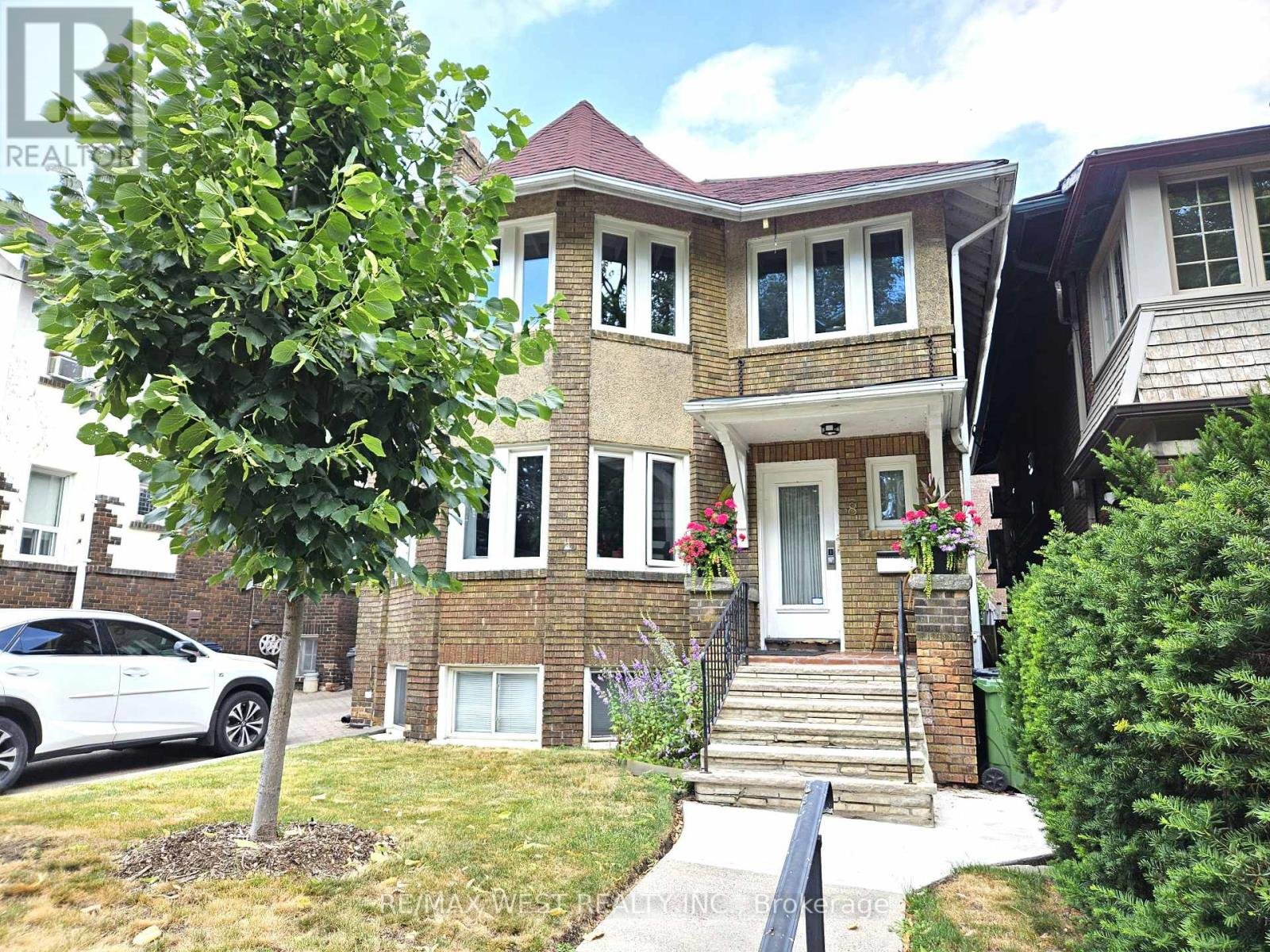 MAIN - 8 ORIOLE GARDENS - 8 Oriole Gardens, Toronto, ON